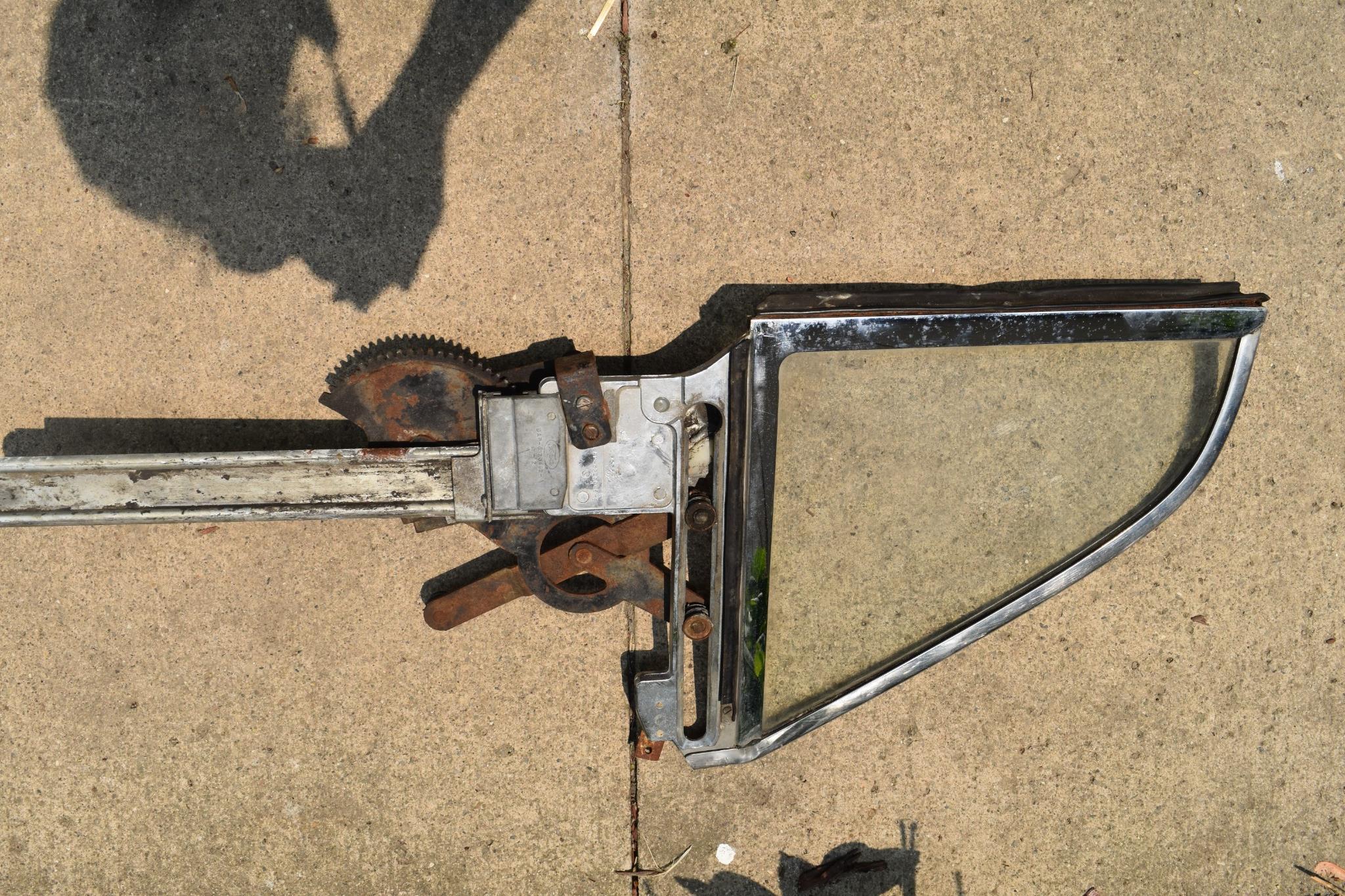 1960 FORD THUNDERBIRD REAR LEFT QUARTER WINDOW GLASS FRAME REGULATOR 6 ...