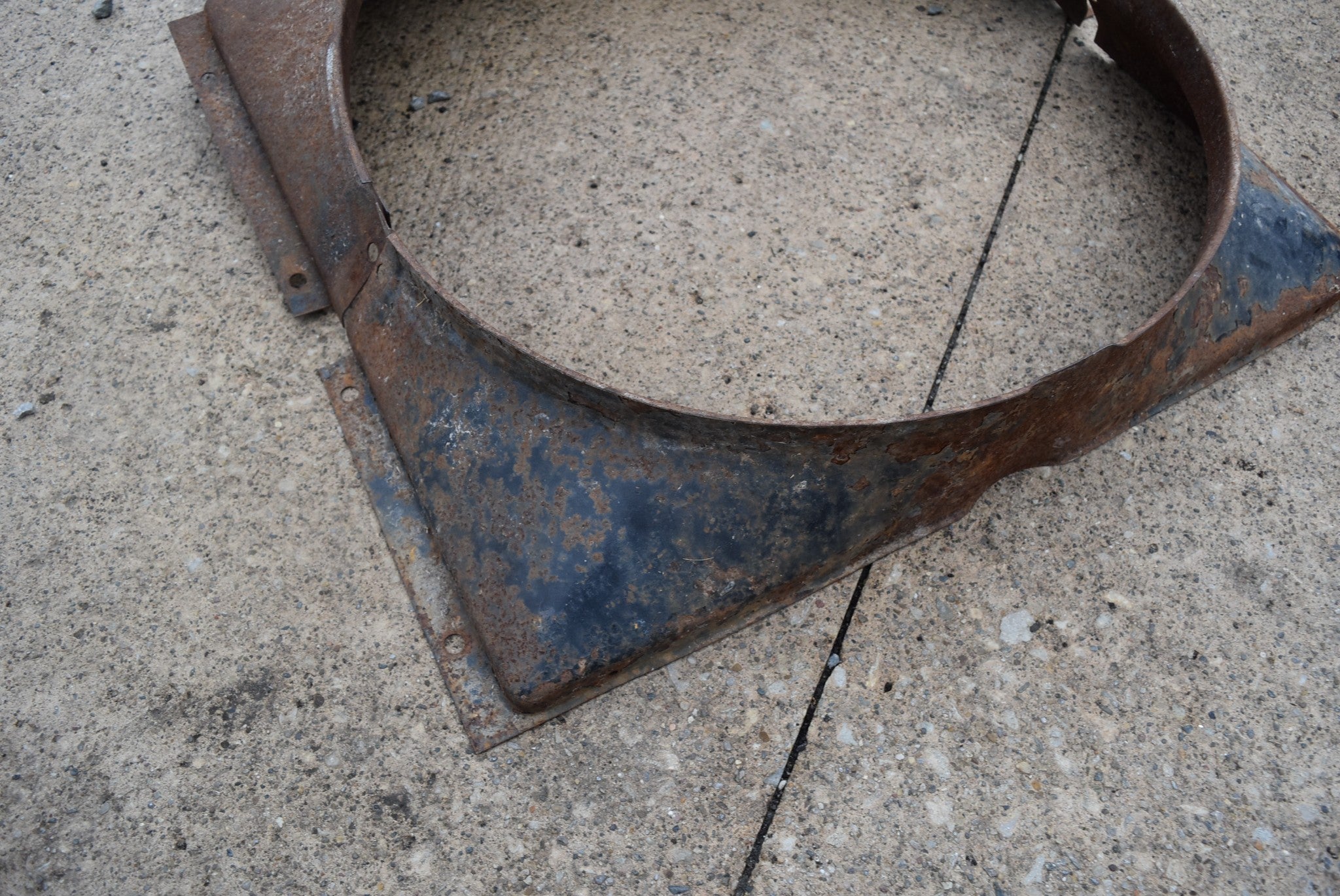 1958 CADILLAC RADIATOR FAN SHROUD METAL A/C AIR CONDITION SURROUND 58 ...