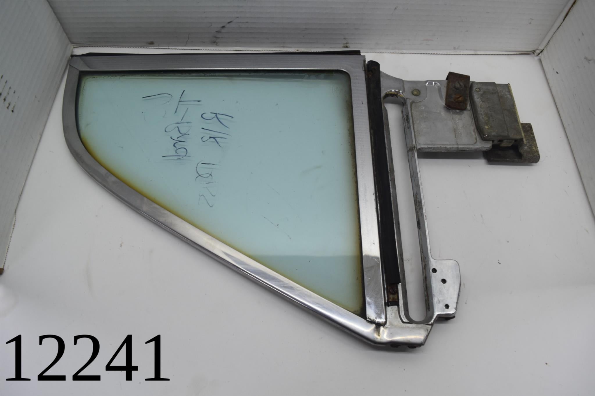 1960 FORD THUNDERBIRD REAR RIGHT QUARTER WINDOW GLASS FRAME 60– FatMan ...