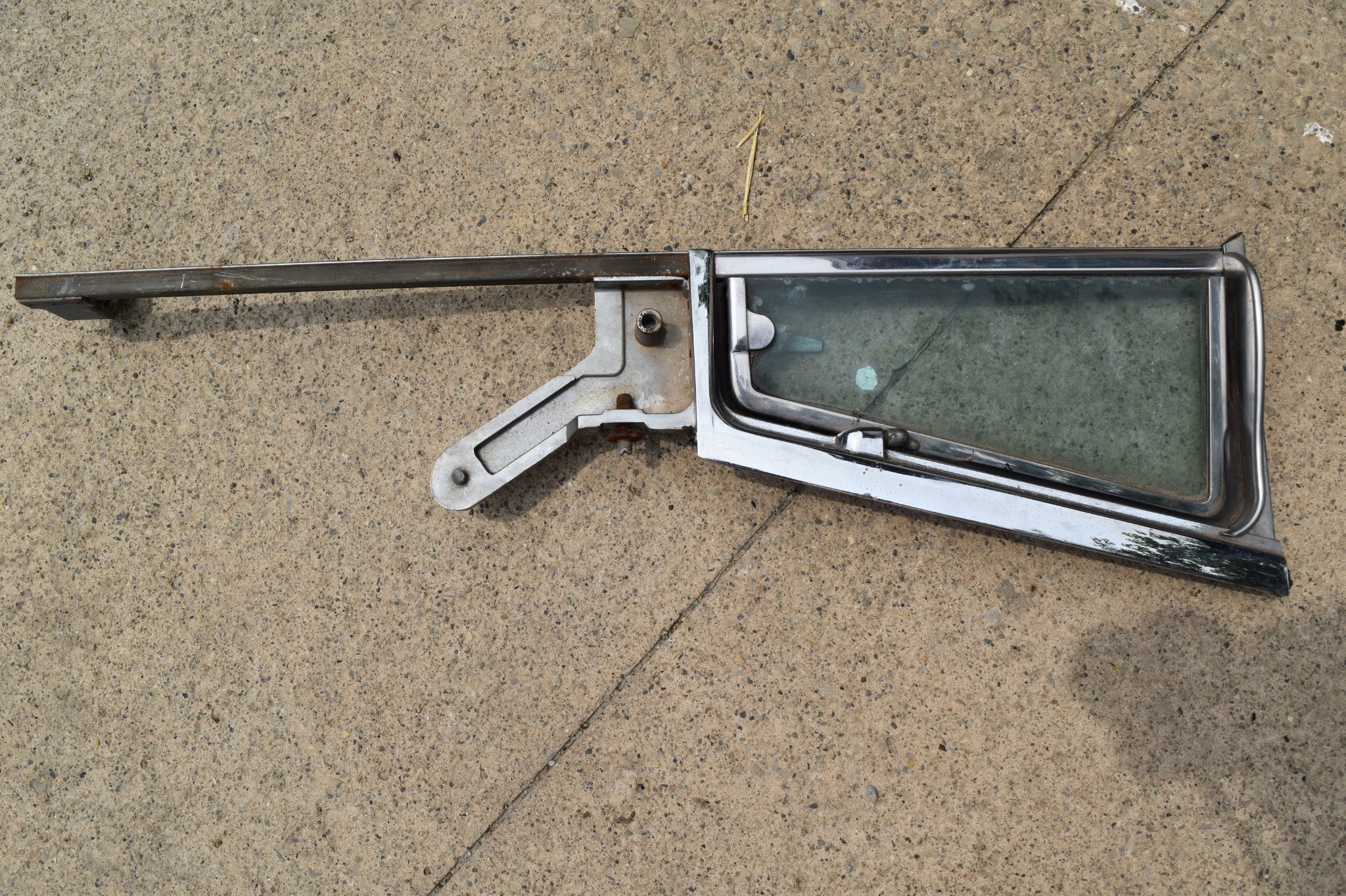 1957 1958 1959 FORD FAIRLANE PASSENGER DOOR VENT WING WINDOW 57 58 59 ...