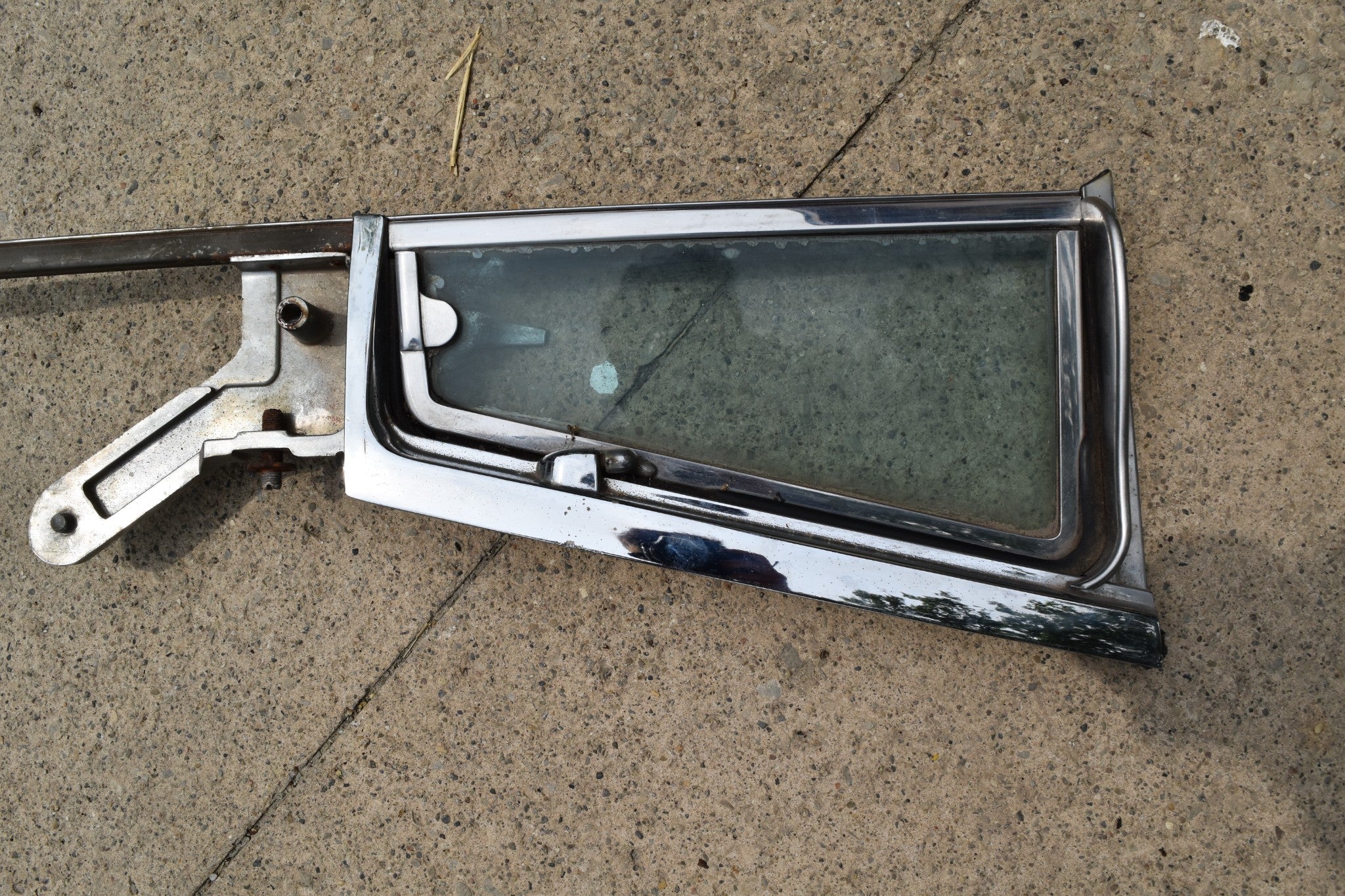 1957 1958 1959 FORD FAIRLANE PASSENGER DOOR VENT WING WINDOW 57 58 59 ...