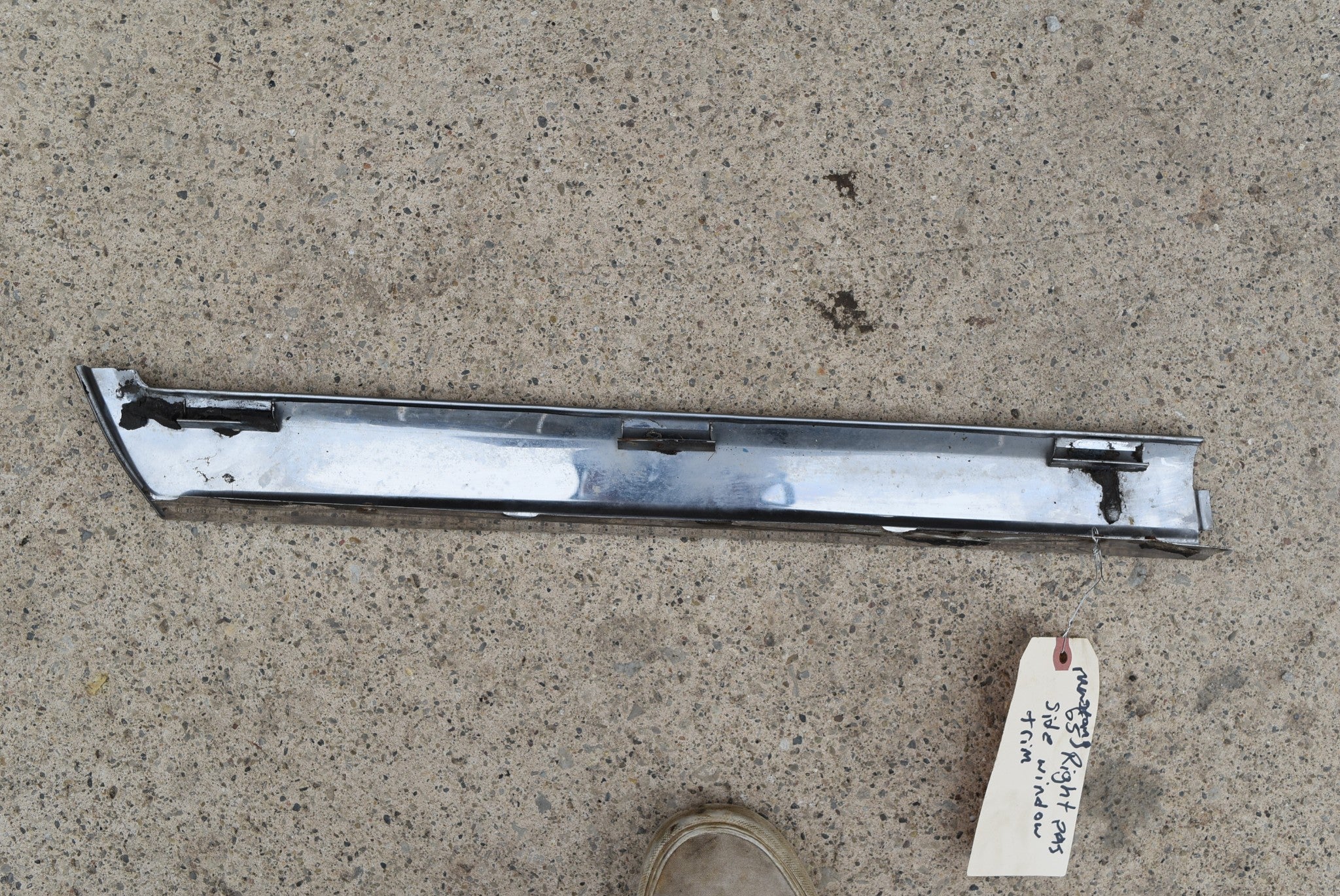 1965 1966 1967 1968 Ford Mustang Convertible RH Windshield Trim A Pill ...