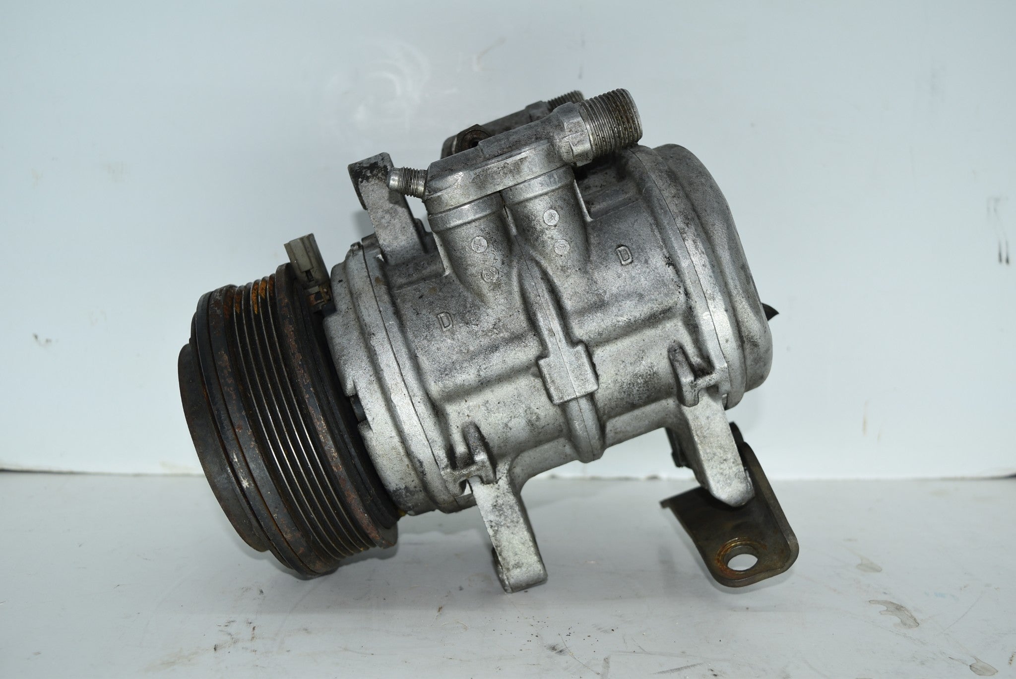 Original 1983-1986 Ford Mustang AC Compressor OEM V6 V8 83 84 85 86 Fo ...