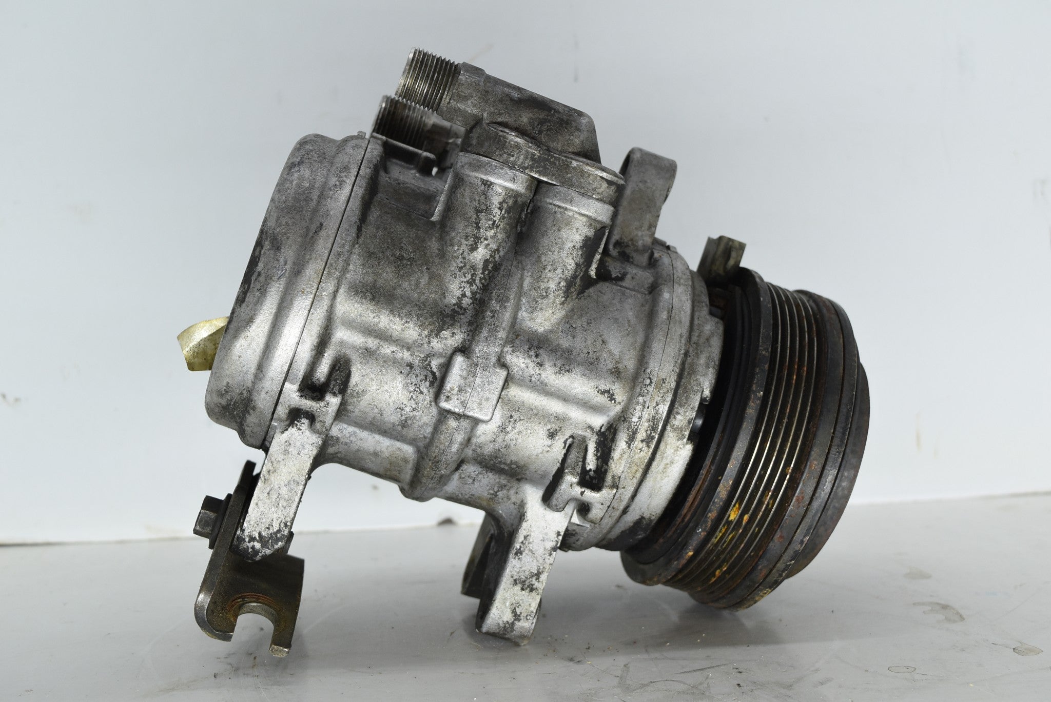 Original 1983-1986 Ford Mustang AC Compressor OEM V6 V8 83 84 85 86 Fo ...