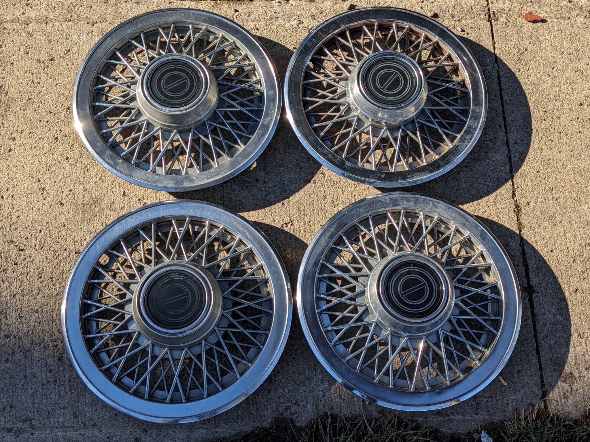 4 Ford Thunderbird Wire Spoke Hubcaps Wheel Covers14" 83-165AA E3SC-11 ...